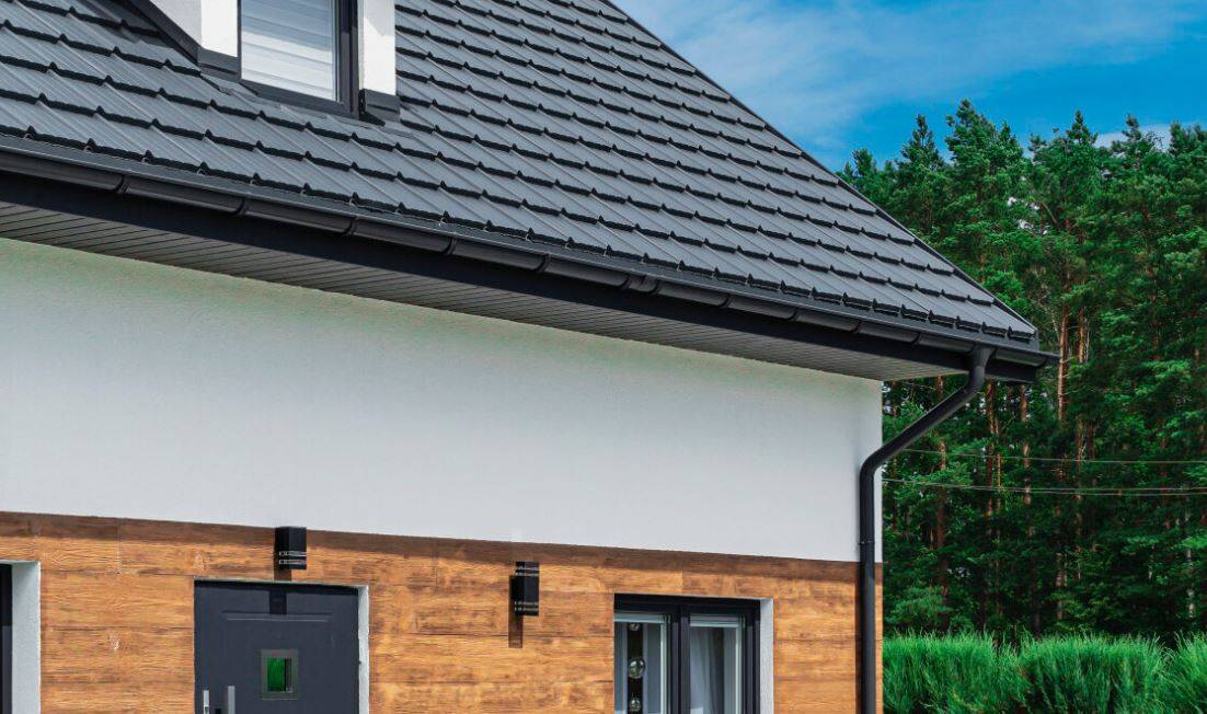 Odwodnienie rynien – jak głęboko wkopywać rury?